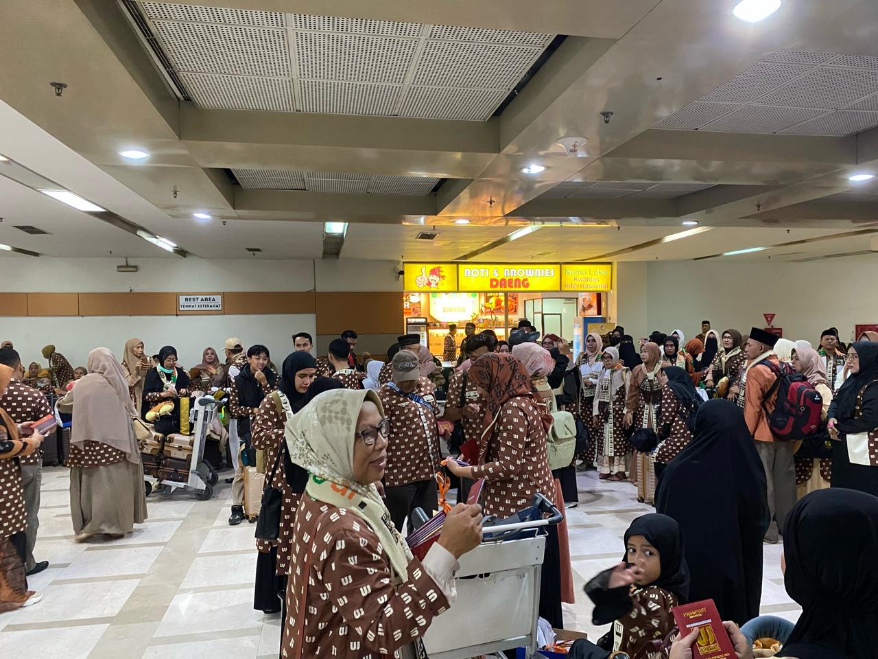 Ujastour Travel Umroh & Haji Khusus Terbaik - UJAS TOUR